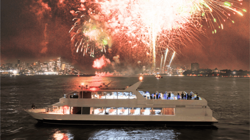NYC: New Year's Eve Dinner Cruise with Music and Open Bar - FAQs