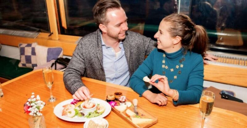 NYC: Night Holiday Lights and Cocoa Cruise - The Route and Major Sights