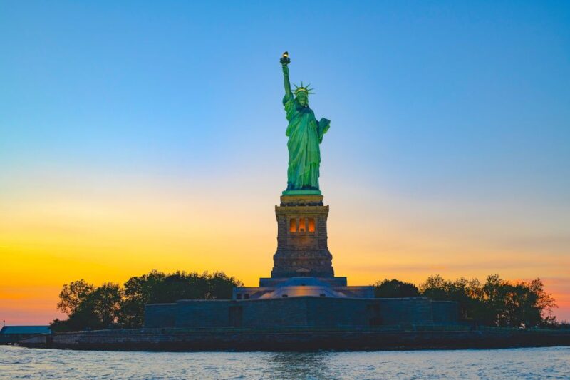 NYC: Private Champagne Sail to the Statue of Liberty - Key Points