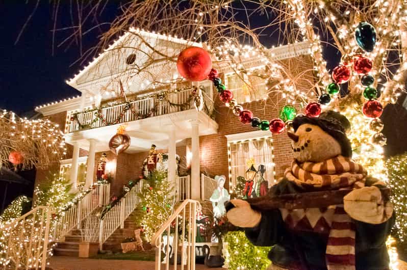 NYC: Private Dyker Heights and NYC Holiday Lights Tour - Who Is This Tour Best For?