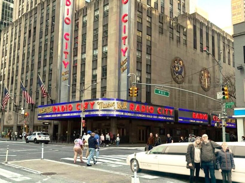 NYC: Private Home Alone 2 Stretch Limousine Tour with Pizza - Who Should Consider This Tour?