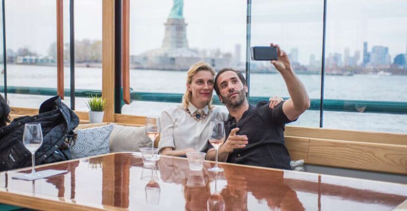 NYC: Romantic Valentine's Day Champagne Cruise - An In-Depth Look at the Experience