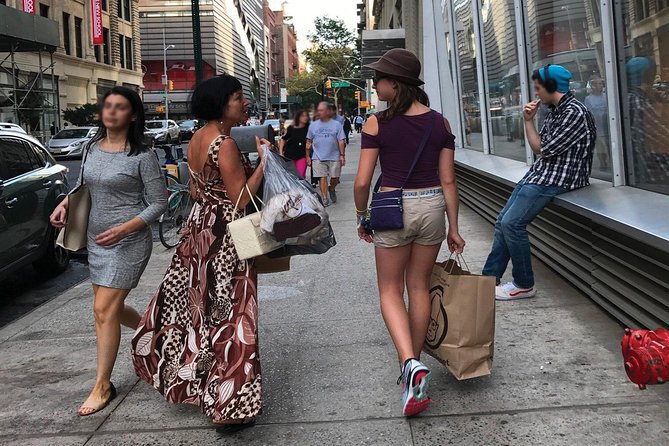 NYC Small Group Secondhand Personal Shopping Day - Key Points