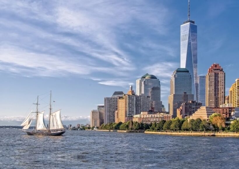 NYC: Statue of Liberty Day Sail with Onboard Bar - The Experience of the Sailing