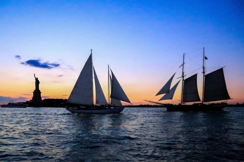 NYC: Statue of Liberty Day Sail with Onboard Bar - FAQ