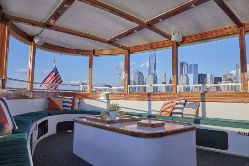 NYC: Sunset Cruise on a Small Yacht with a Drink - Key Points