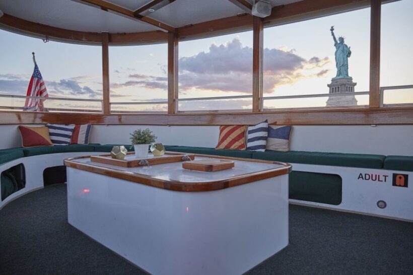 NYC: Sunset Cruise on a Small Yacht with a Drink - FAQs