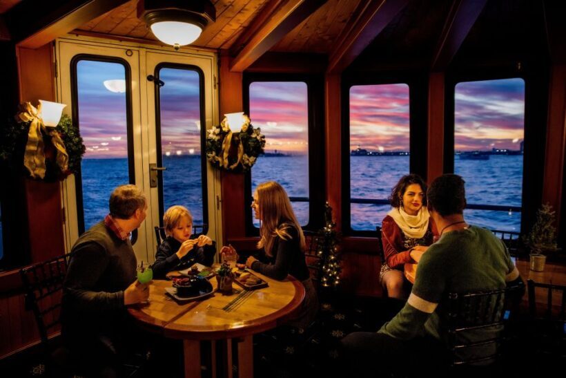 NYC: Sunset Holiday Cocoa Cruise - Holiday Atmosphere and Entertainment