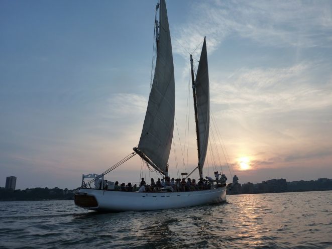 NYC: Sunset Sail Aboard Schooner Adirondack - The Value of This Sunset Experience