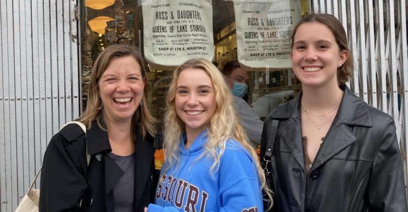 NYC: Tastes of Lower East Side Tour - Discovering the Lower East Side: A Neighborhood of Immigrants and Flavors