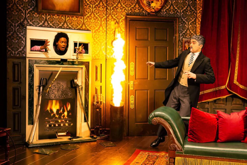 NYC: The Play That Goes Wrong Ticket at New World Stages - The Sum Up