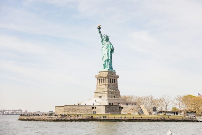 NYC: Wall Street Tour with 9/11 Memorial and Statue Ferry - Key Points