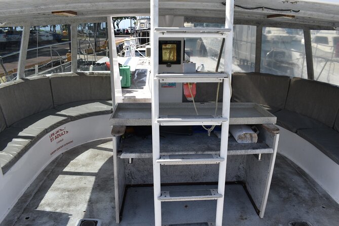 Oahu Catamaran Waikiki Sunset on 40 Foot Catamaran: Food and BYOB - Key Points