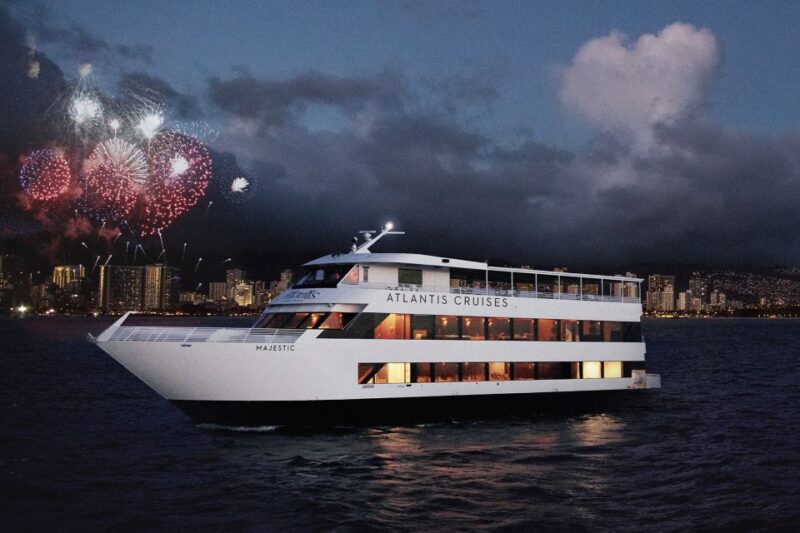 Oahu: Friday Night Fireworks Cocktail Cruise - Key Points
