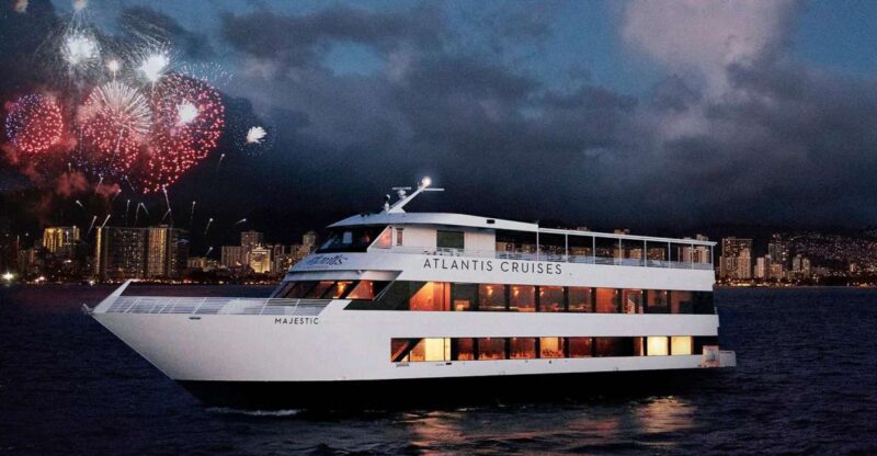 Oahu: Friday Night Fireworks Cocktail Cruise - The Value for Money