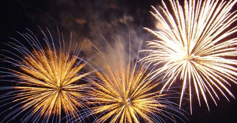 Oahu: Friday Night Fireworks Sail from Hilton Hawaiian Pier - An In-Depth Look at the Experience