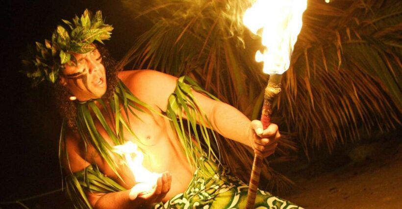 Oahu: Germaine's Traditional Luau Show & Buffet Dinner - Key Points