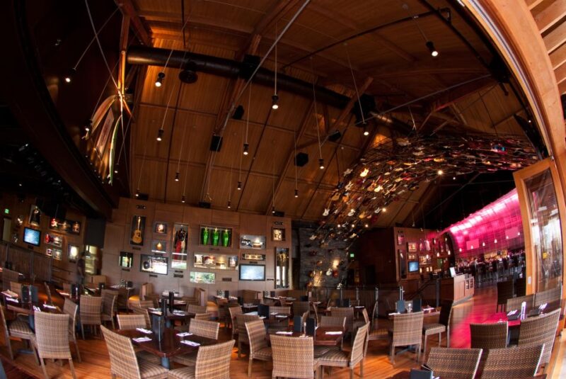 Oahu: Hard Rock Cafe Honolulu - Authentic Reviews