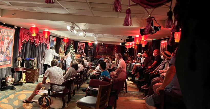 Oahu: Hilton Waikiki Beach Hotel Magical Mystery Show - What Makes This Show Special