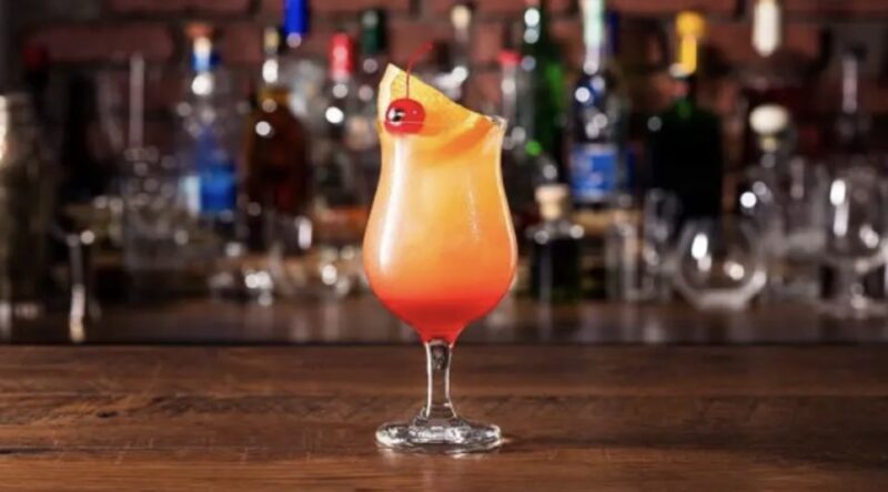 Oahu: Hilton Waikiki Beach Hotel Magical Mystery Show - What to Expect During Your Visit