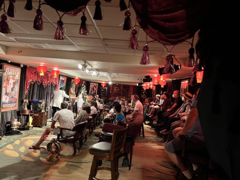 Oahu: Hilton Waikiki Beach Hotel Magical Mystery Show - The Value and Who Will Love This