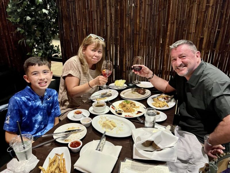 Oahu: Hilton Waikiki Beach Hotel Magical Mystery Show - FAQ