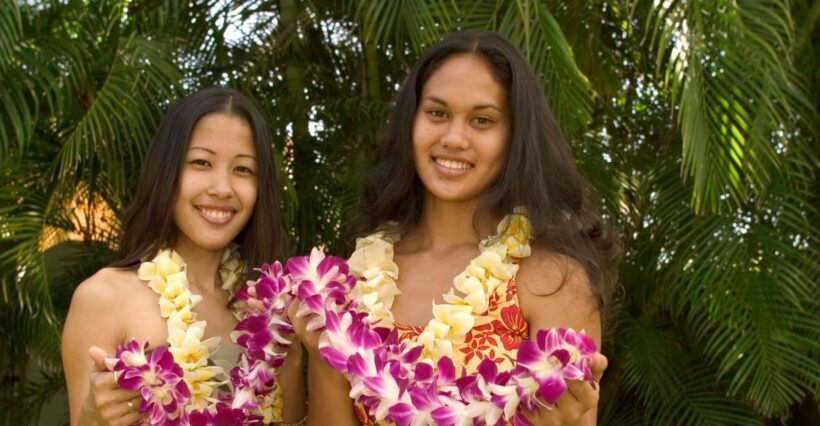 Oahu: Honolulu Airport (HNL) Honeymoon Lei Greeting - The Value of the Service