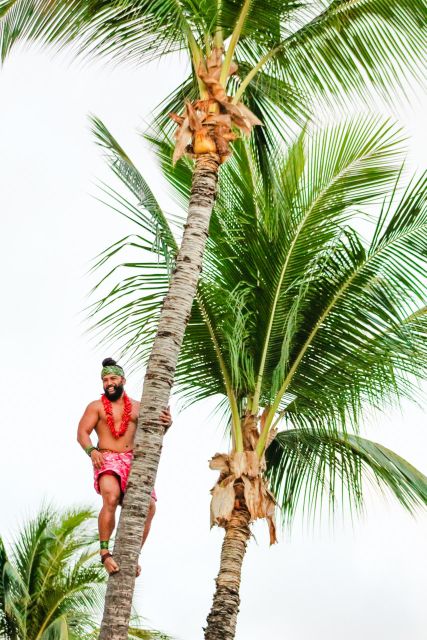 Oahu: Ka Moana Luau Dinner and Show at Aloha Tower - The Buffet Dinner