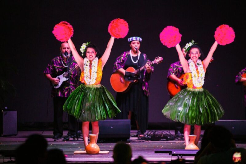 Oahu: Ka Moana Luau Dinner and Show at Aloha Tower - The Show and Entertainment
