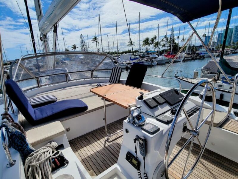 Oahu: Luxury 50' Catamaran Cruise with Snorkeling and Sunset - Key Points