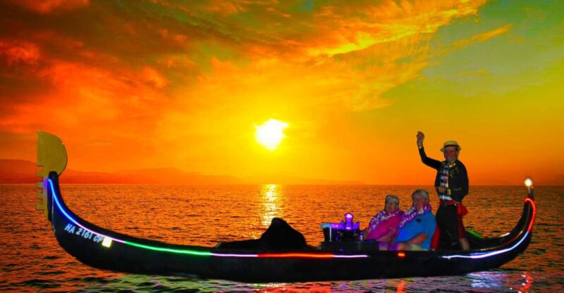 Oahu: Luxury Gondola Cruise with Drinks and Pastries - What the Reviews Say