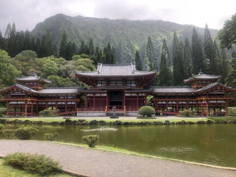 Oahu: Manoa Falls Hike and east side beach day - FAQ