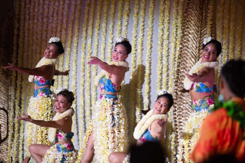 Oahu: N Lei Aloha Lau & Dinner or Cocktail Show Option - Who Should Consider This Experience?
