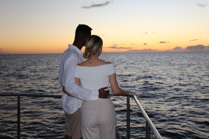 Oahu: Snorkel Sunset Cruise, Dolphin Watch with Hawaiian Buffet - The Experience in Detail