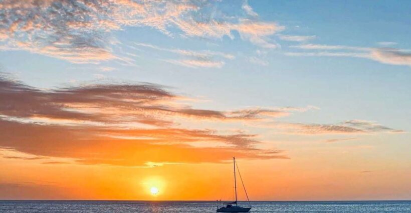 Oahu: Sunset sailing in small intimate groups - The Experience in Detail