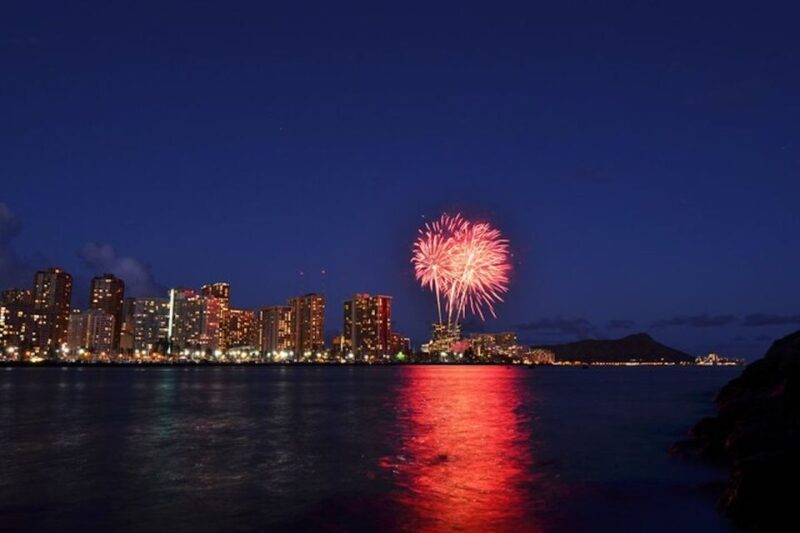 Oahu: Waikiki Friday Night Fireworks Sail - Key Points