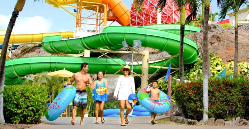 Oahu: Wet 'n' Wild Waterpark Ticket with Waikiki Transfer - A Detailed Look at the Itinerary