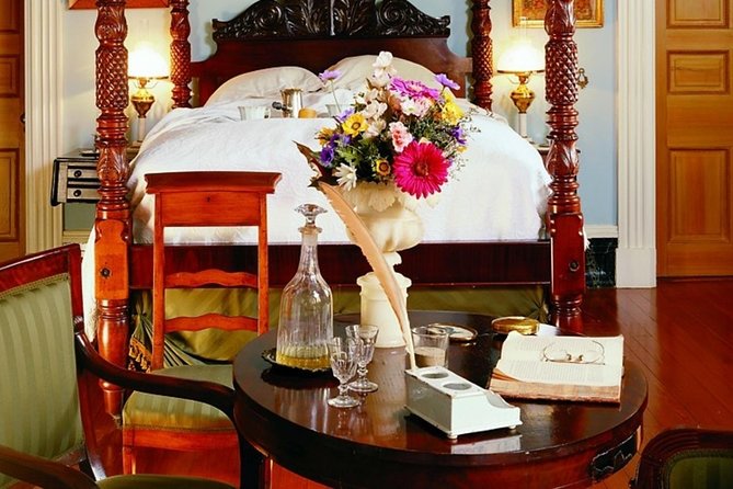 Oak Alley Plantation and Swamp Boat Tour From New Orleans - Frequently Asked Questions