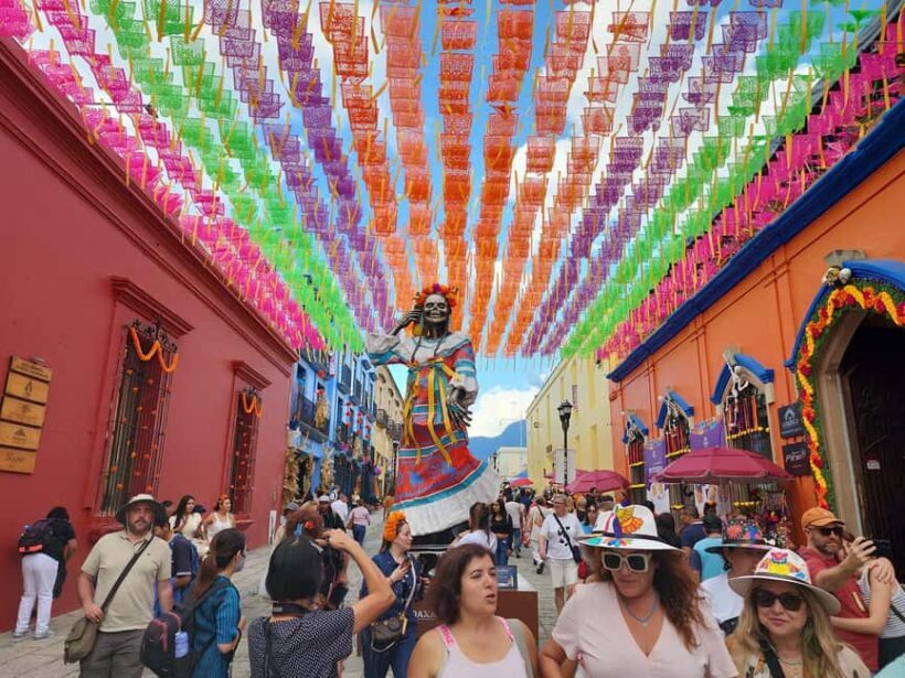Oaxaca: Day of the Dead Evening Walking Tour with Dinner - Key Points