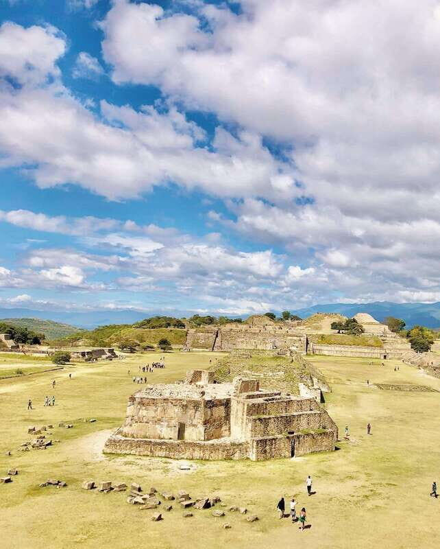 Oaxaca de Juarez: Monte Alban Half-Day Tour - Exploring Monte Albán: What to Expect