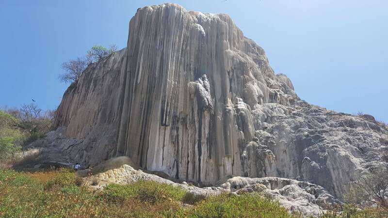Oaxaca: Hierve el Agua Waterfalls Hiking Tour - Tasting Oaxacan Flavors in a Local Smoke Kitchen