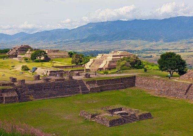 Oaxaca overnight guided tour from Huatulco - An Honest Look at the Oaxaca Overnight Guided Tour from Huatulco