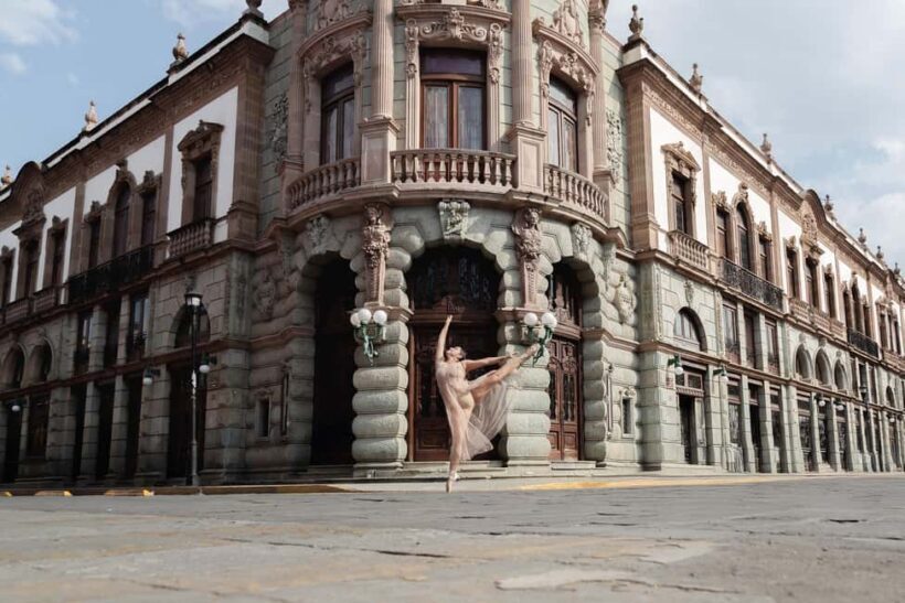 Oaxaca: Photography Shoot with Ballerina and Guide - The Guide and Photographer: Your Creative Partners