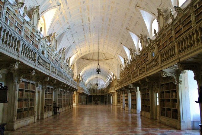 Óbidos Historic Village and Mafra Palace Private Tour - Transportation and Pickup Convenience