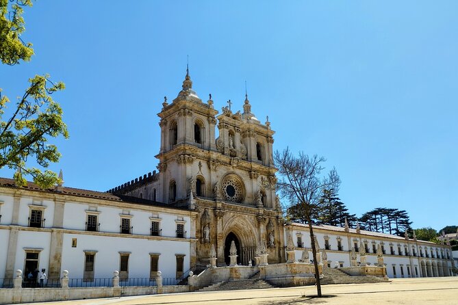 Óbidos Nazaré Alcobaça Batalha and Fátima Tour - Key Points