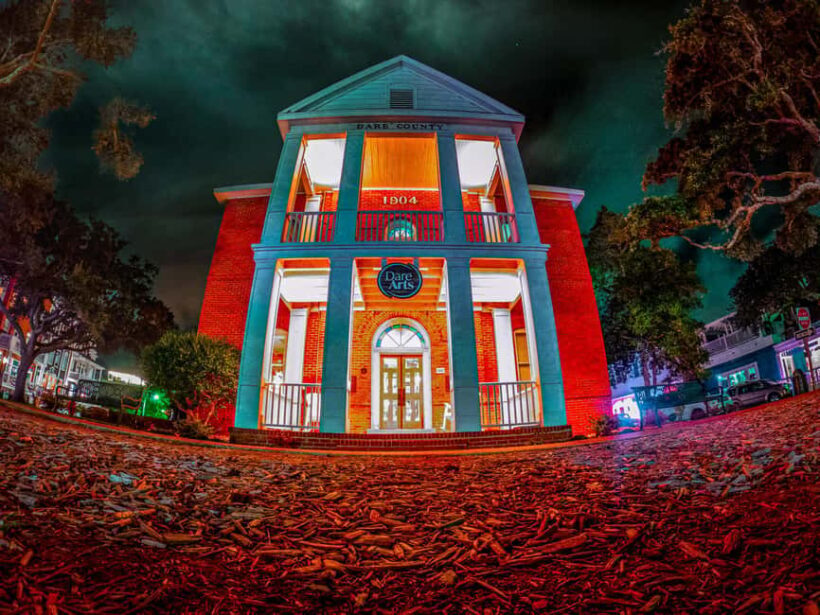 OBX Ghost Tours: Lighthouse Wraiths & Dune Shadows - Exploring the Haunted Shores of Manteo
