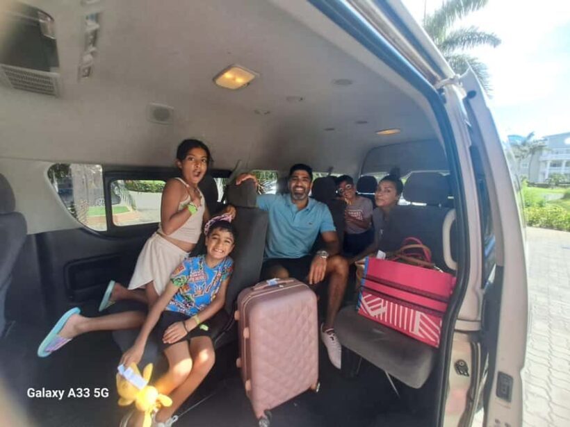 Ocho Rios: Dolphin Cove and Dunn's River Falls from Mobay - Key Points