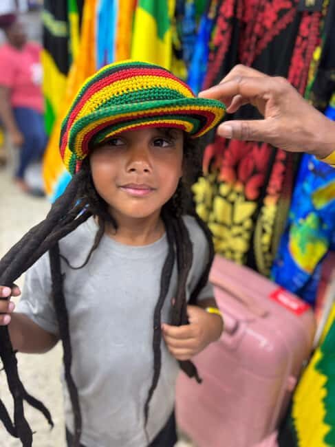 Ocho Rios: Dunn's River Falls and Shopping Tour - Exploring the Ocho Rios: Dunns River Falls and Shopping Tour