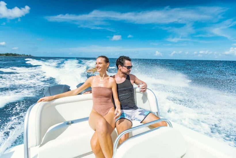 Ocho Rios: Full Day Powerboat Trip to Dunn's River Falls - Key Points