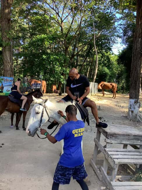 Ocho Rios: Horseback Riding and Dunn's River Falls Tour - FAQ